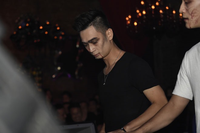 Slim V hóa thân thành chàng ma cà rồng quyến rũ