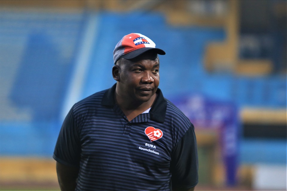 “Phó tướng đặc biệt" của Vũ Như Thành đôn đốc các cầu thủ trẻ Phú Thọ