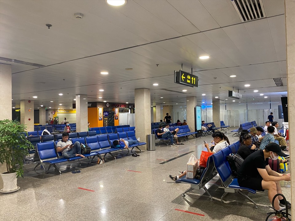 Quầy Làm Thủ Tục Tại Sân Bay Tân Sơn Nhất Gặp Sự Cố Máy Chủ