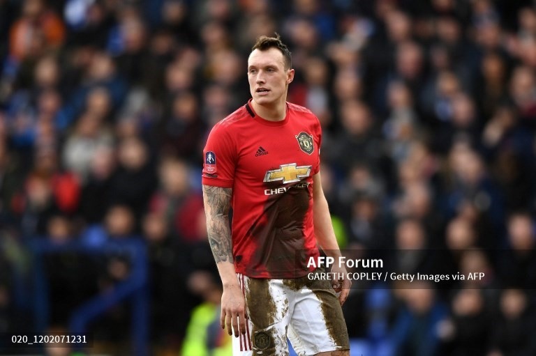Sự nghiệp thăng trầm của Phil Jones ở Man United và tuyển Anh