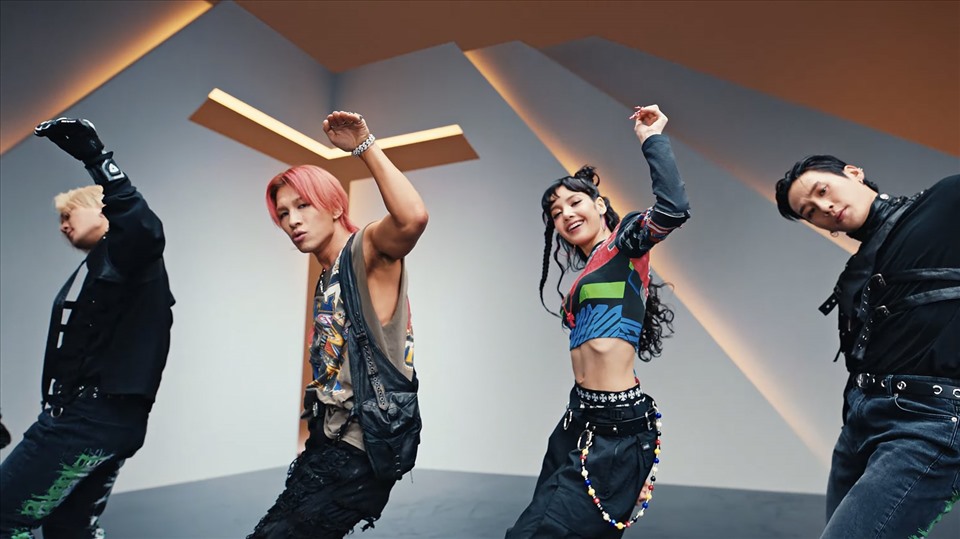 Lisa (Blackpink) trình diễn vũ đạo mãn nhãn trong MV kết hợp với Taeyang