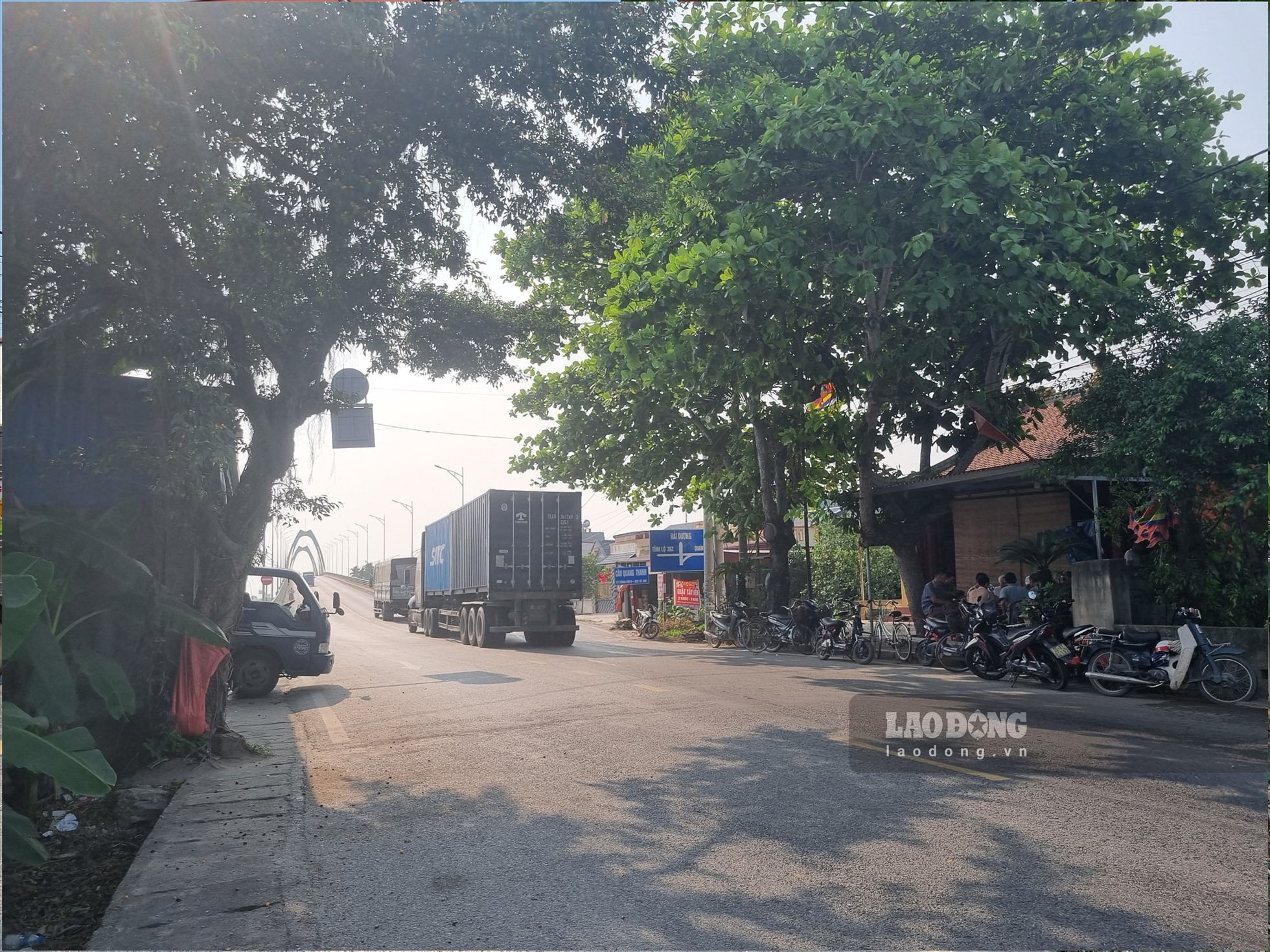 Dù bị cấm, xe trên 4 trục vẫn qua cầu Quang Thanh nối Hải Phòng - Hải Dương