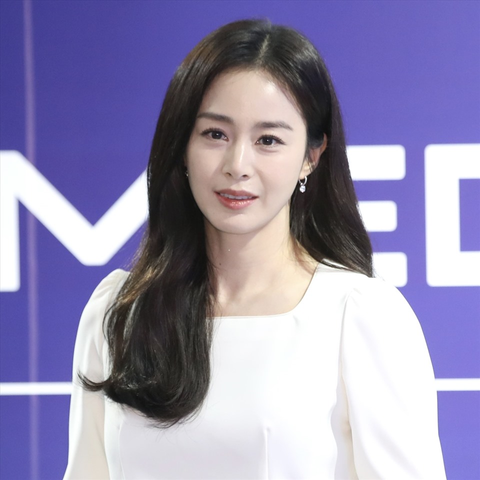 Song Hye Kyo, Son Ye Jin và những sao nữ Hàn nổi tiếng từ thời trung ...