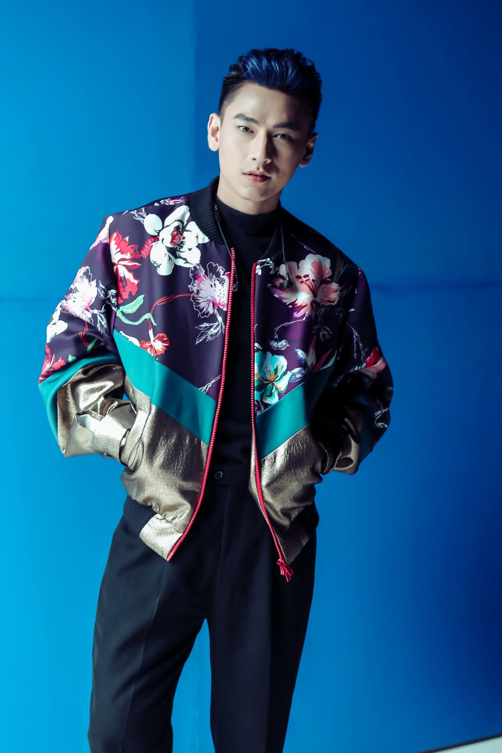 Tung ảnh nhảy đẹp, Isaac khiến fan đứng ngồi không yên