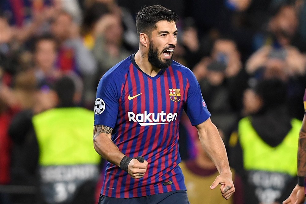 Ăn mừng quá đà trước đội bóng cũ, Suarez bị lên án