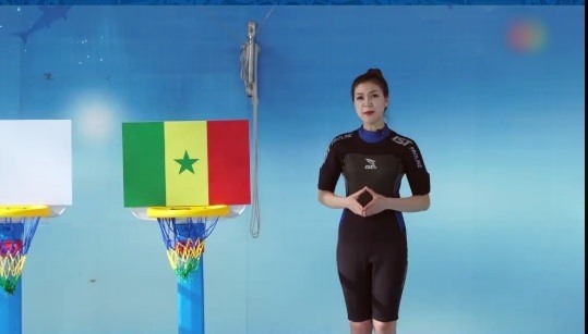 Ông Trịnh Long Vũ Nhiều Khán Giả ủng Hộ Mc Mặc Bikini Lên Hình
