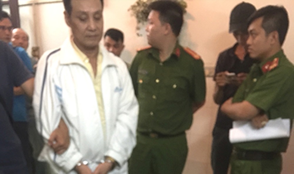 Vây bắt 2 đối tượng buôn bán 10 bánh heroin