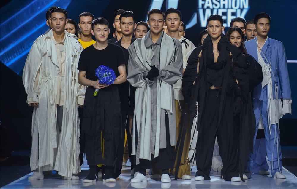 Quán quân The Face 2019 gây ấn tượng với thời trang phi giới tính