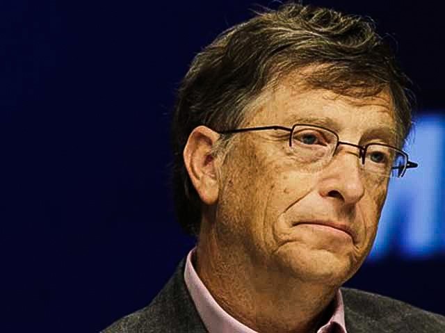 Tỉ phú Bill Gates làm "ông già Noel" tặng hộp quà nặng 36kg