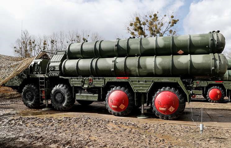 Nga xuất tên lửa S-400 mới bù cho Trung Quốc lô hàng bị bão phá hỏng