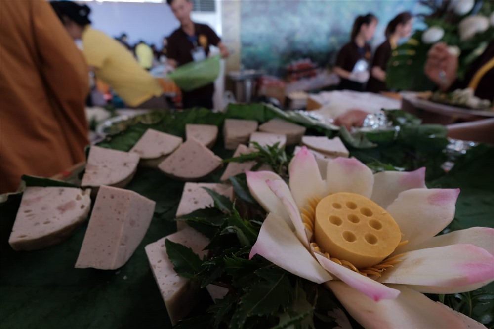 Tiệc buffet khổng lồ với 500 món ăn chay tại Đại lễ Vesak 2019