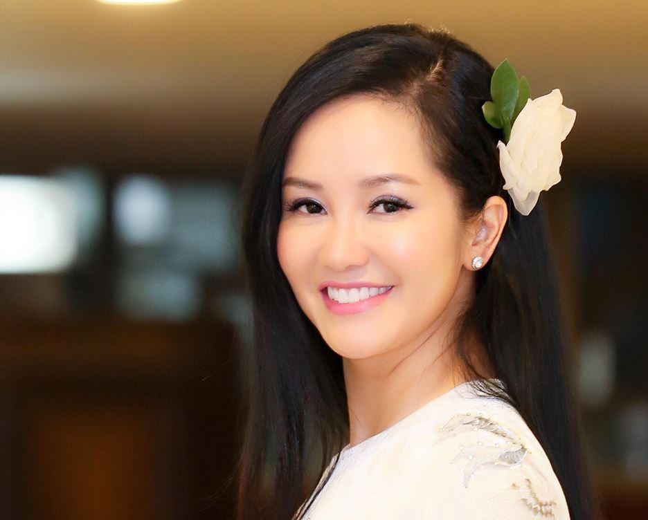 Hồng Nhung ngày càng xinh đẹp rạng ngời sau khi ly hôn với chồng Tây