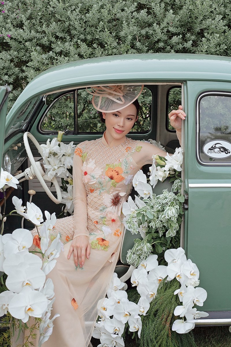 Vừa công khai yêu Phillip Nguyễn, Linh Rin bất ngờ chụp ảnh áo dài cưới