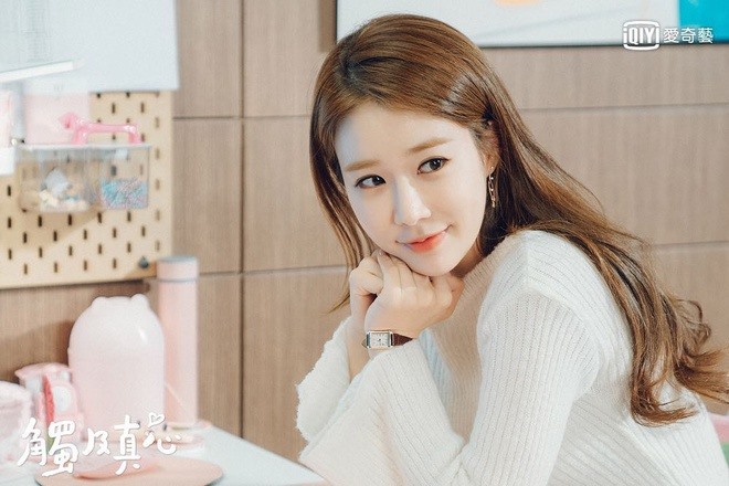 Yoo In Na tiết lộ về tình bạn thân 8 năm với IU