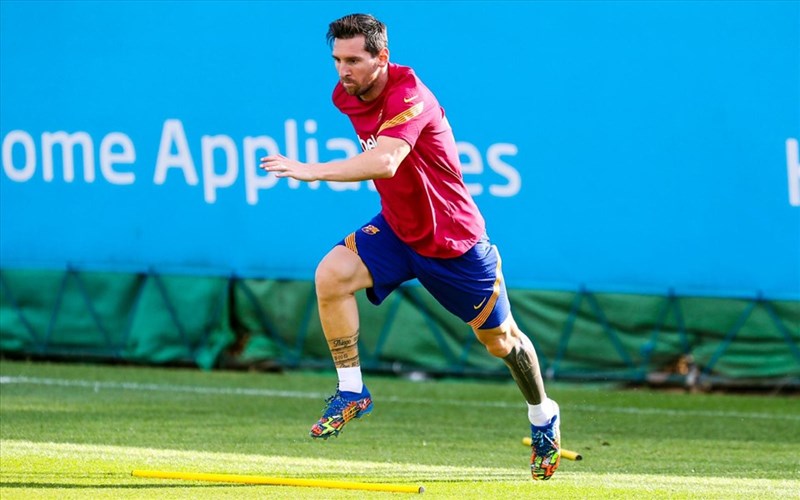 Messi quay lại tập luyện cùng Barcelona