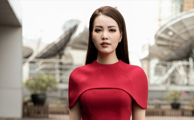 Á hậu Thuỵ Vân: "Hoa hậu không phải là một nghề"