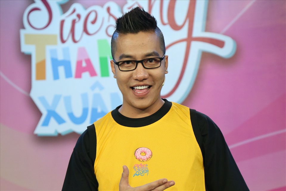 Hoàng Rapper bị Liêu Hà Trinh “tố” từng là học sinh cá biệt