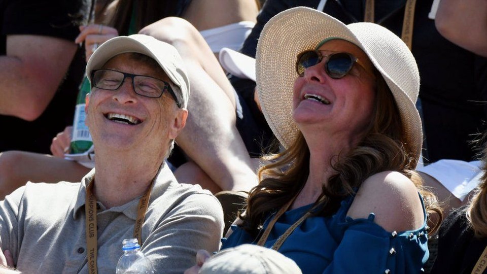 Trước khi ly hôn, tỉ phú Bill Gates rửa bát cùng vợ để "giữ lửa"
