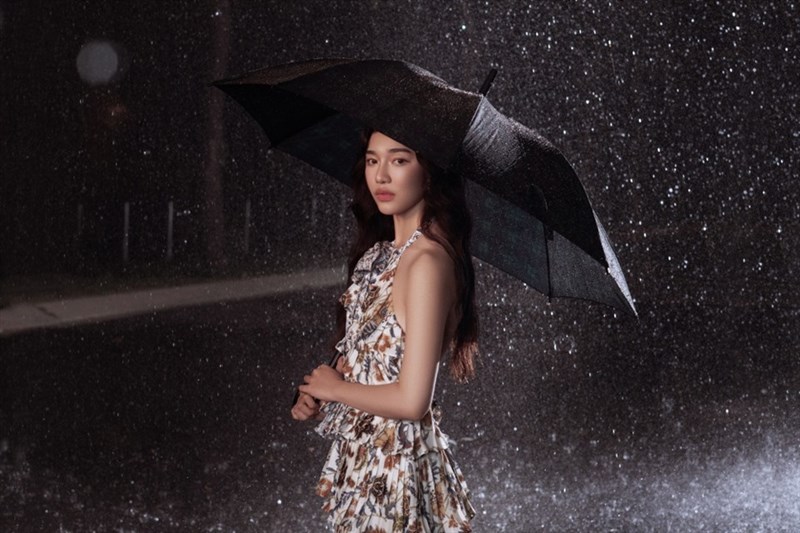 Hoàng Duyên có vượt qua cái bóng “Sài gòn đau lòng quá” của Hứa Kim Tuyền?