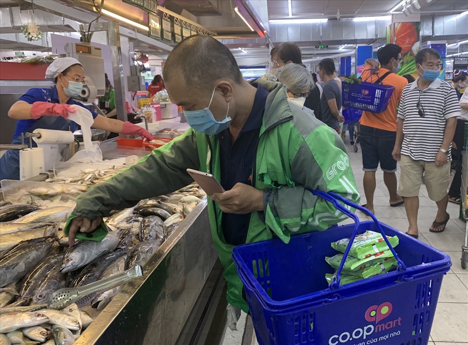 Đi chợ mùa dịch ở TPHCM: "Rối như tơ vò"!