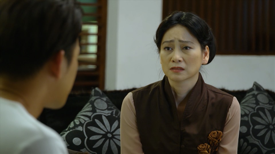 "Canh bạc tình yêu" tập 17: Đăng Duy bắt đầu nghi ngờ mẹ kế
