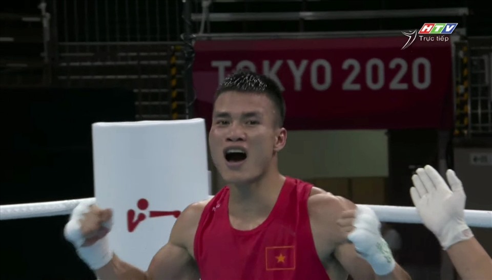 Võ sĩ boxing Nguyễn Văn Đương chia tay Olympic bằng trận thua toàn diện