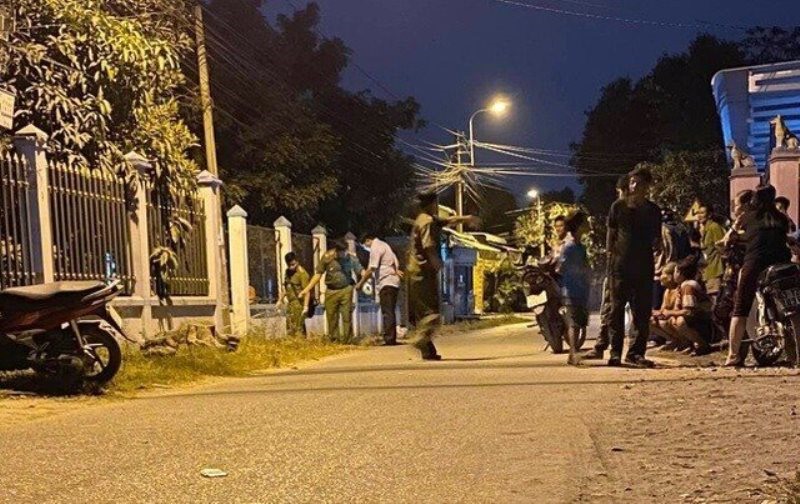 Phạt tù thanh niên đột nhập khu phong toả thăm bạn gái còn chém công an