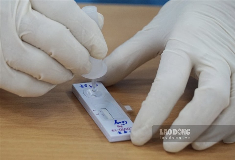 TPHCM: Nguyên nhân mua test nhanh rẻ nhưng giá xét nghiệm vẫn cao