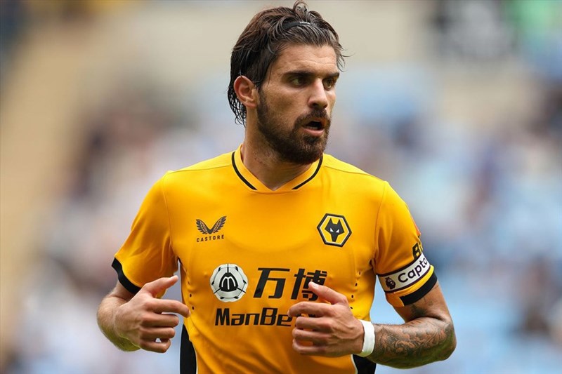 Man United quyết tâm chiêu mộ tiền vệ của Wolves