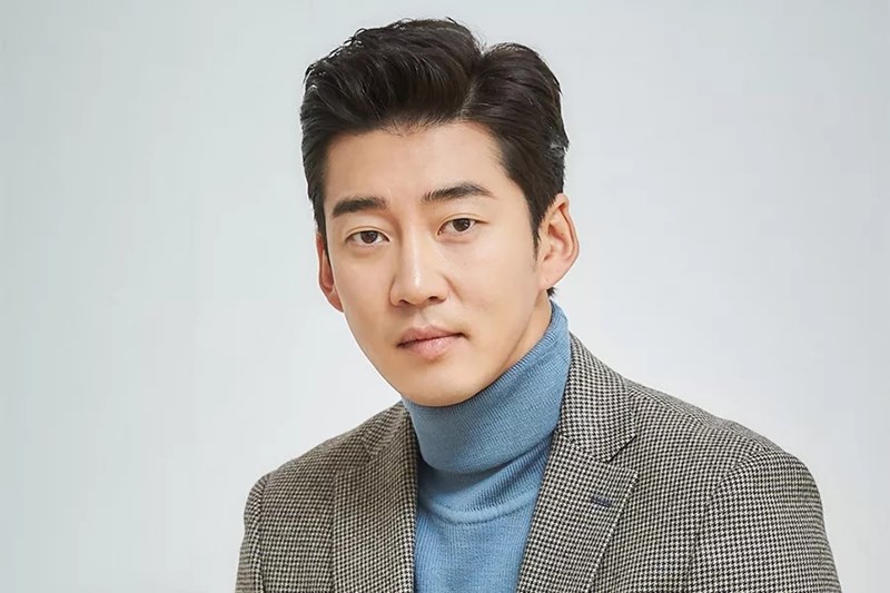 Yoon Kye Sang đóng phim hài kịch đen