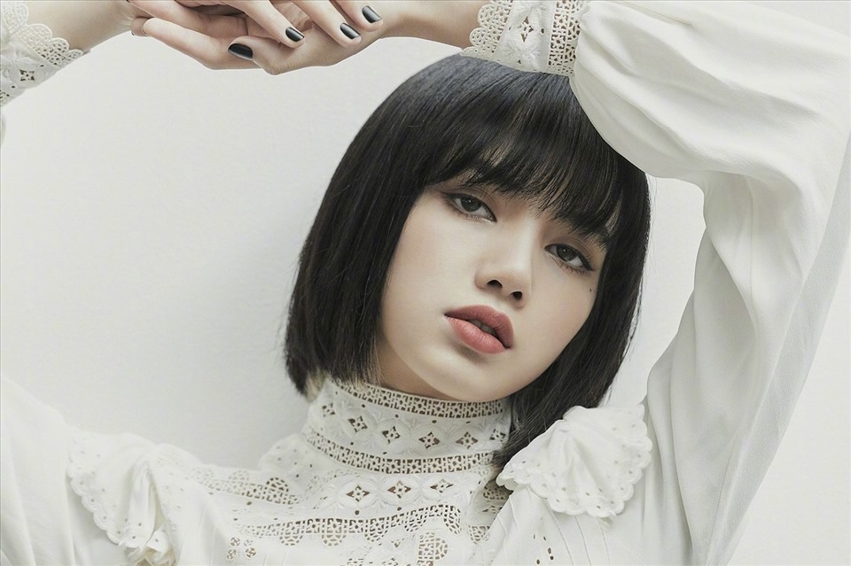 Fan lo lắng vì Rosé và Lisa (Blackpink) lạnh nhạt trong concert