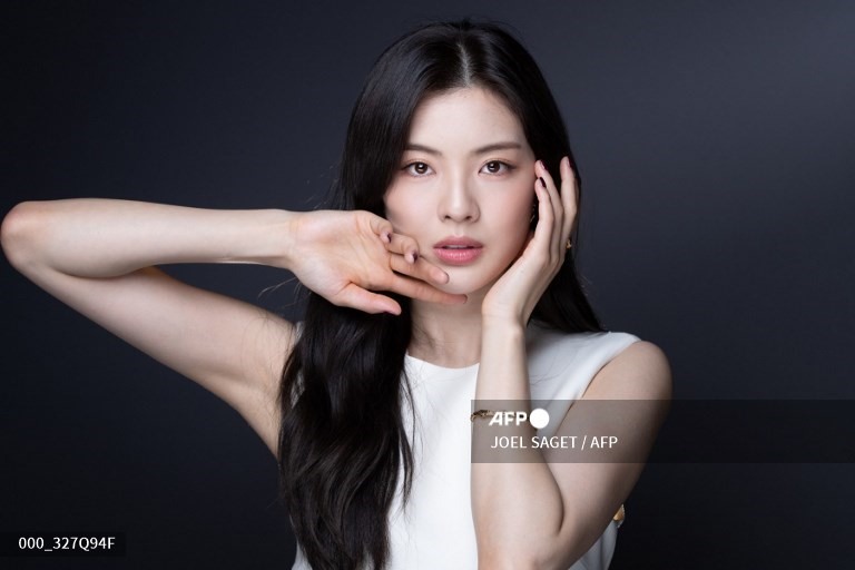 Lee Sun Bin trong phim Những quý cô say xỉn 2