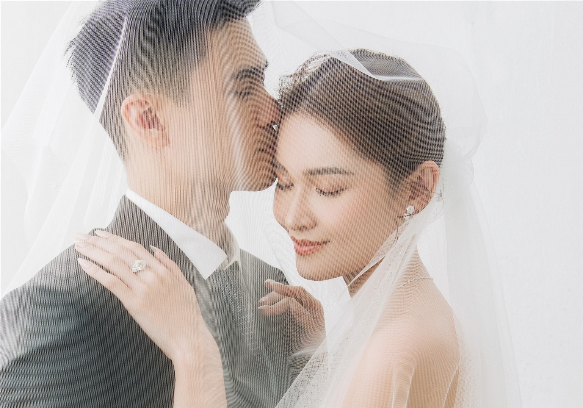 Lễ vu quy của á hậu 2 Hoa hậu Việt Nam Thùy Dung và chồng doanh nhân