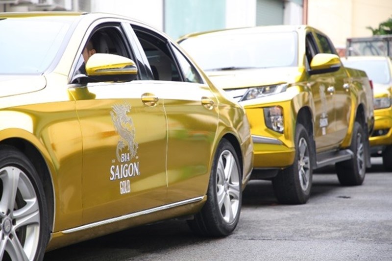 Xe chở “vàng” khuấy động đường phố Sài Gòn