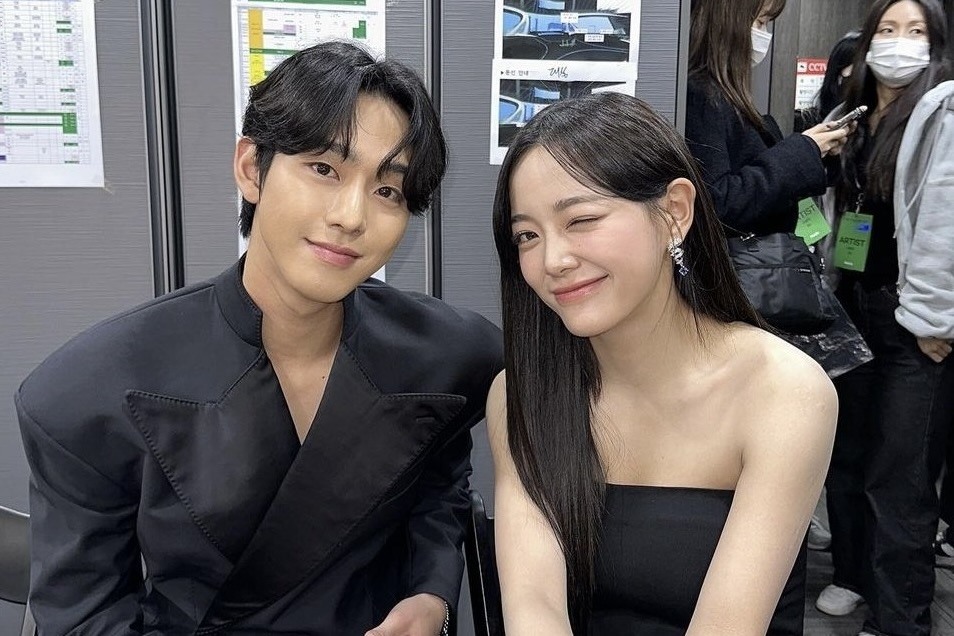 Kim Se Jeong, Ahn Hyo Seop khiến fan thích thú khi tái hợp