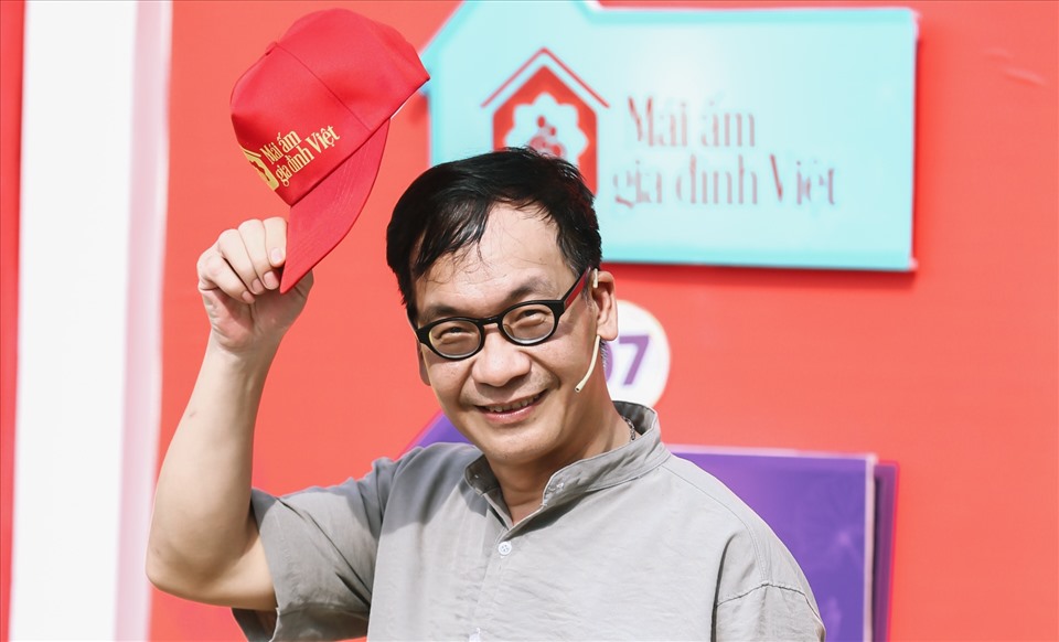 Bí quyết giữ hạnh phúc gia đình sau 27 năm kết hôn của NSƯT Đức Khuê