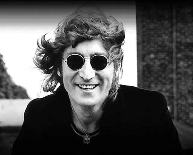 John Lennon - thủ lĩnh The Beatles, huyền thoại âm nhạc mãi mãi tuổi 40