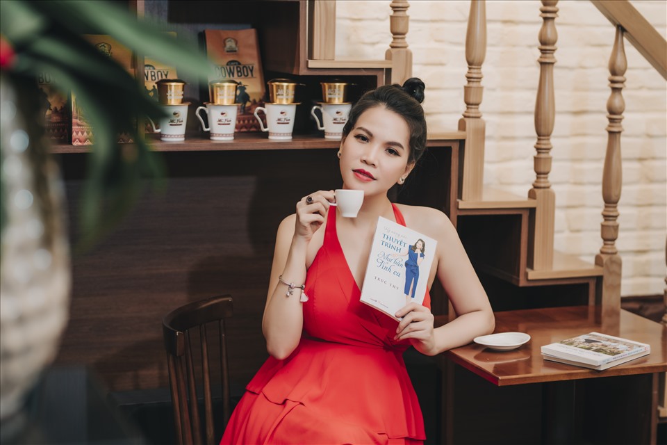 Nghệ sĩ lập kỷ lục Guinness Trúc Thy kết hợp Liu Quốc Việt