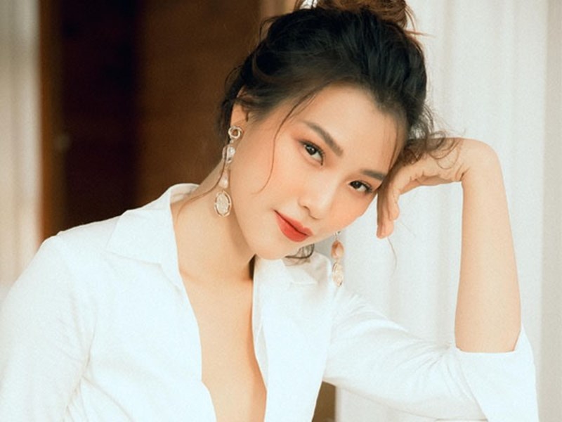 Hoàng Oanh lên tiếng xác nhận đang làm thủ tục ly hôn ông xã ngoại quốc