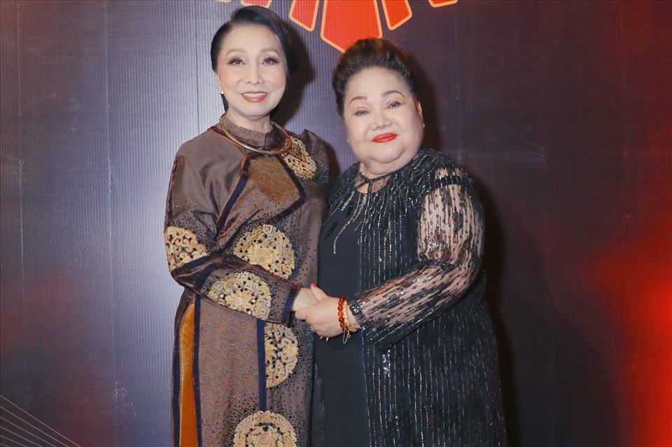 NSND Ngọc Giàu “chịu” Tiêu Minh Phụng ngay khi vừa cất câu hát đầu tiên