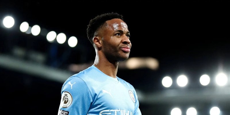 Sterling gia nhập Chelsea: "Big-bro" trở về nơi từng bị phân biệt