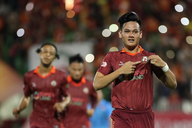 Bình Định áp sát ngôi đầu sau trận thắng đầu tiên trên sân nhà