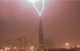 Mưa giông, sấm sét lưu ý điều gì để không bị sét đánh