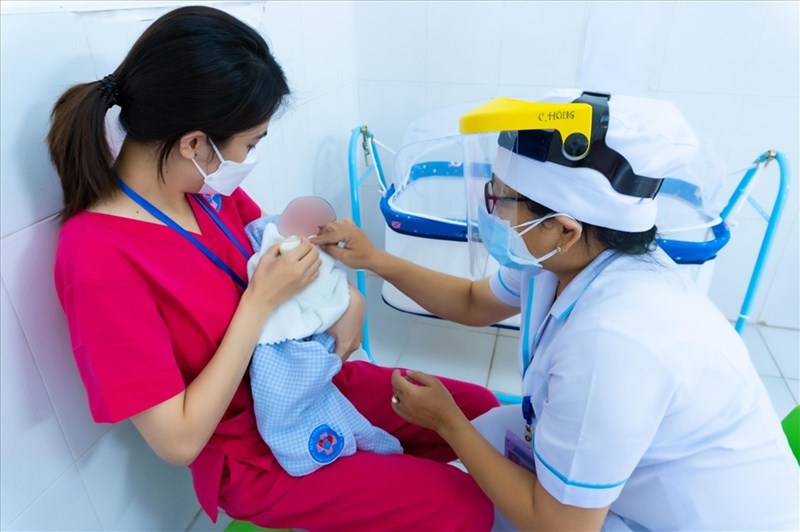 Sinh con là món quà tuyệt vời của tạo hoá