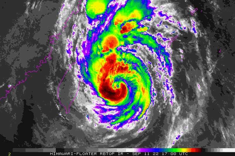 Bão Muifa mạnh nhất năm chuẩn bị đổ bộ Trung Quốc
