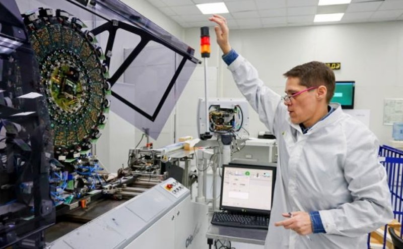 Nga đã lên toa cuối cùng của "đoàn tàu" chip