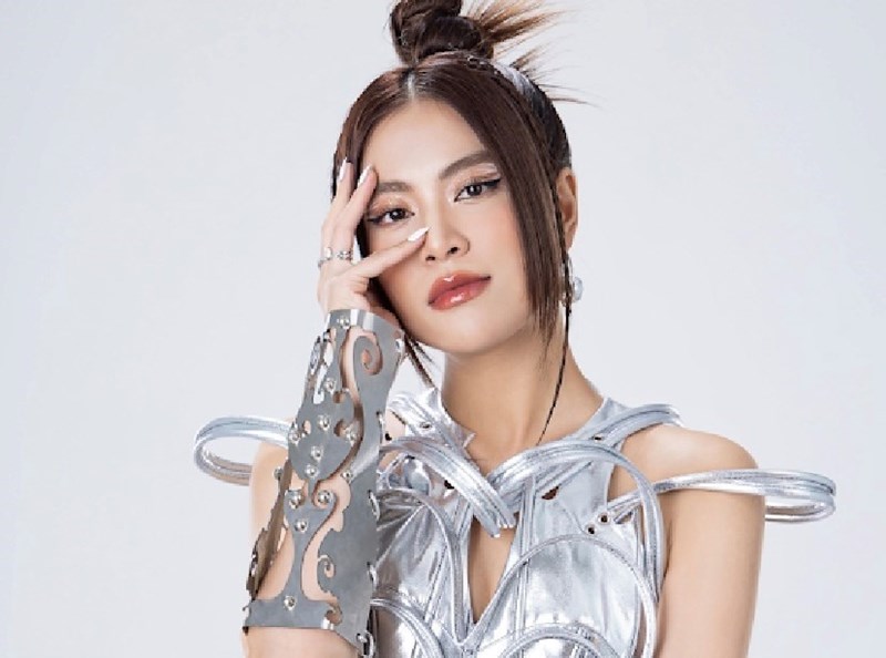 Hoàng Thùy Linh xuất hiện đầy bí ẩn trong teaser MV mới