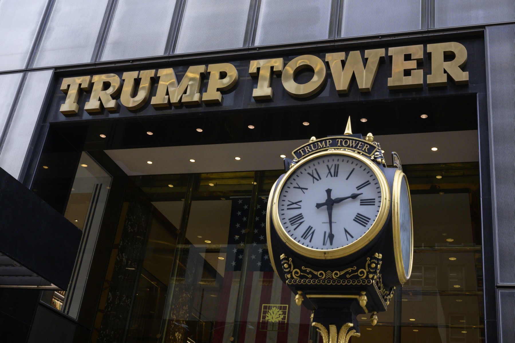 Trump Organization bị phạt 1,6 triệu USD vì gian lận thuế | VOZ