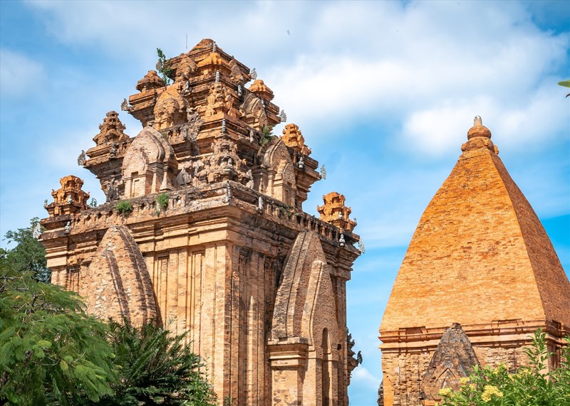 Chiêm ngưỡng Tháp Bà Ponagar từ trên cao