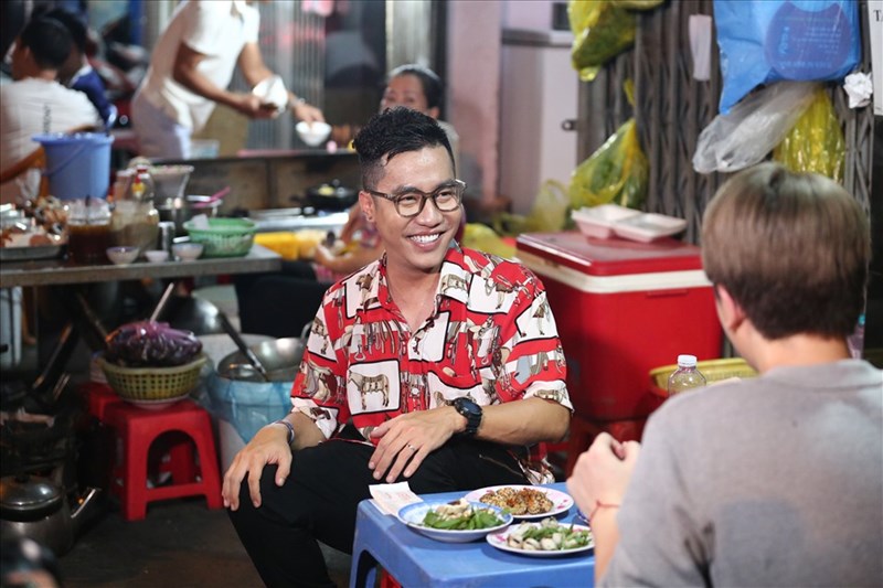 Hoàng Rapper khám phá các địa điểm ăn chơi về đêm khắp Việt Nam